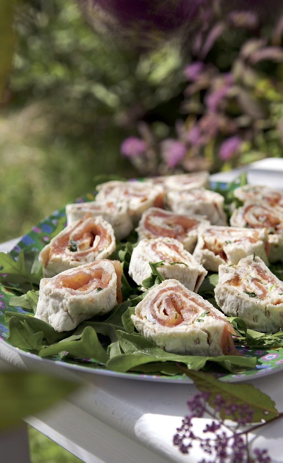 Snittar med gravad lax och pepparrot