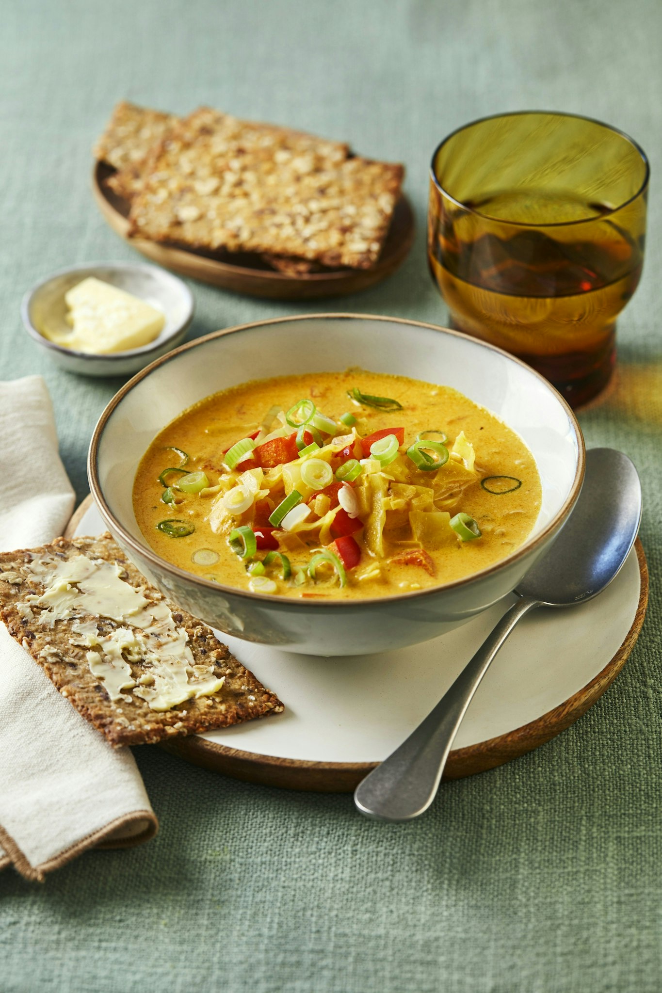 Soppa med vitkål och curry