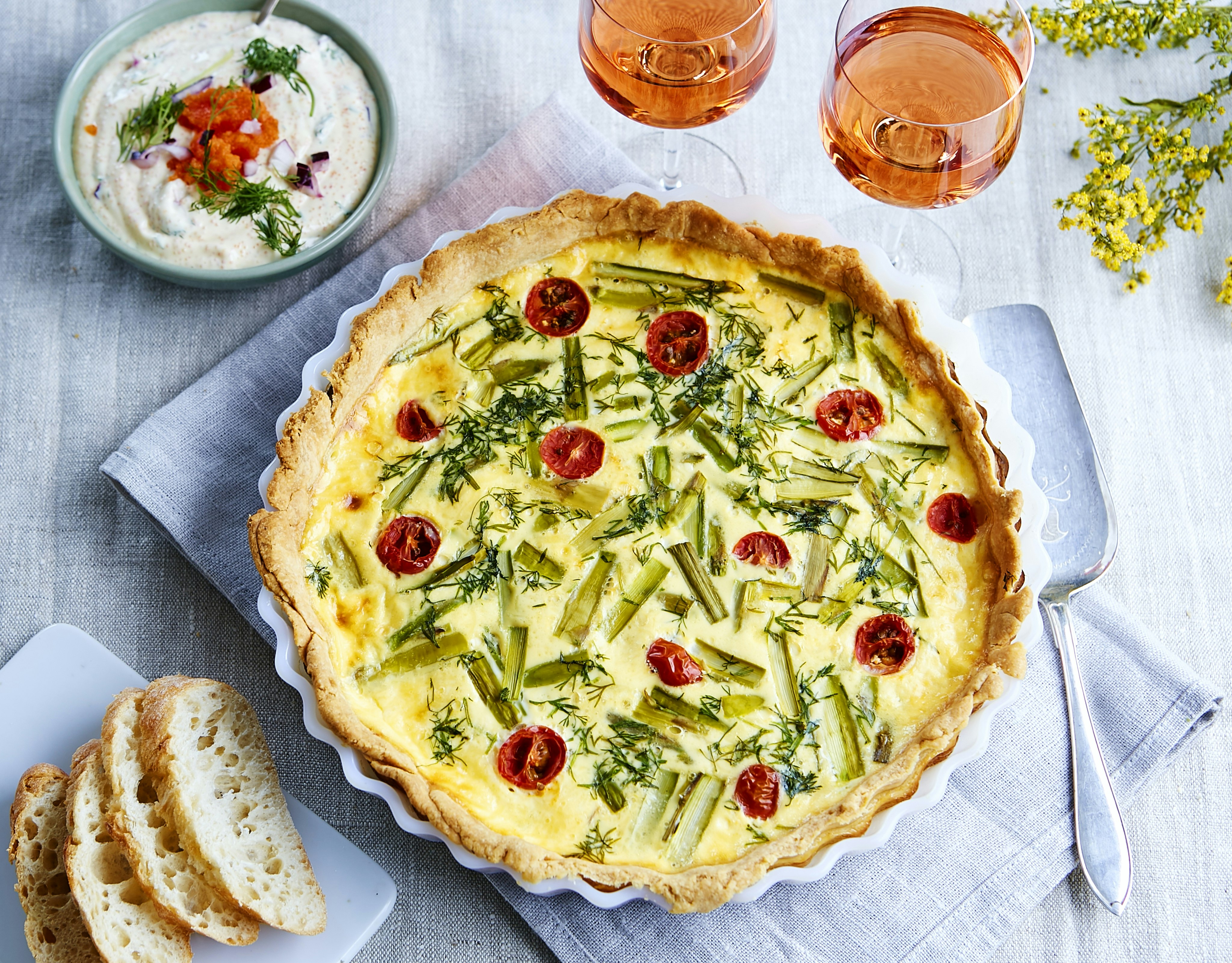 Sparrispaj med västerbottensost och romsås