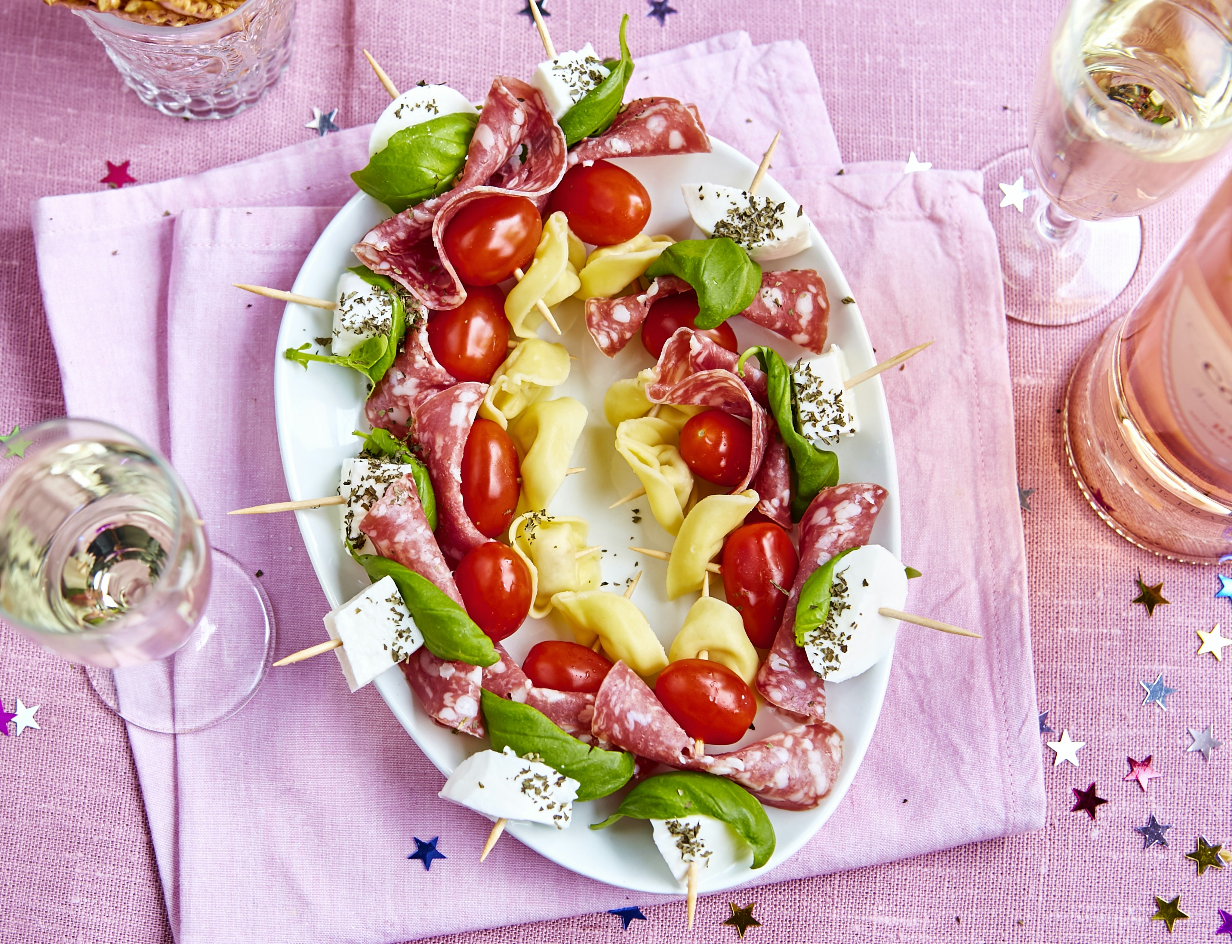 Spett med mozzarella och salami