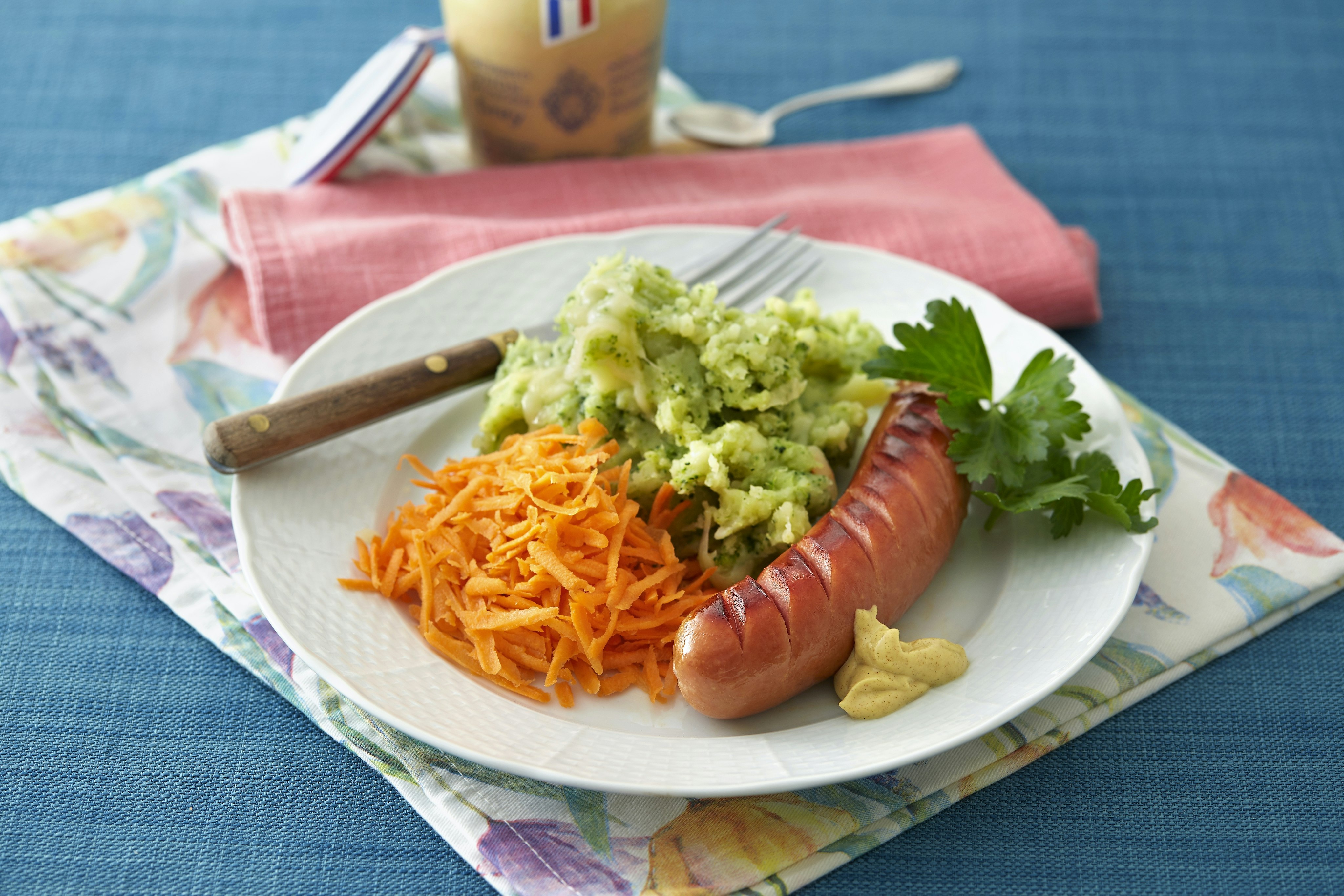 Stekt korv med broccolimos