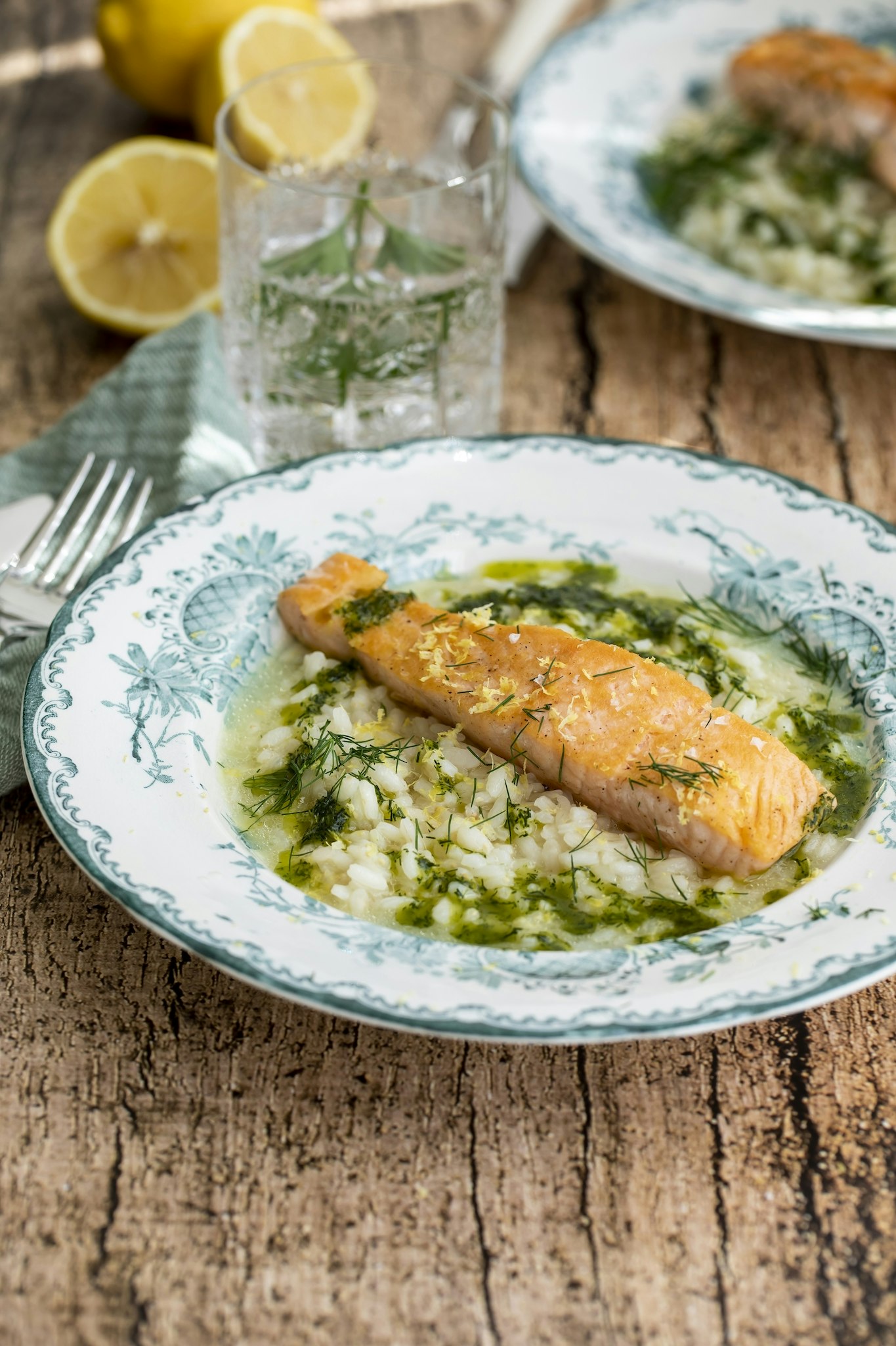 Stekt lax med citronrisotto och dillolja