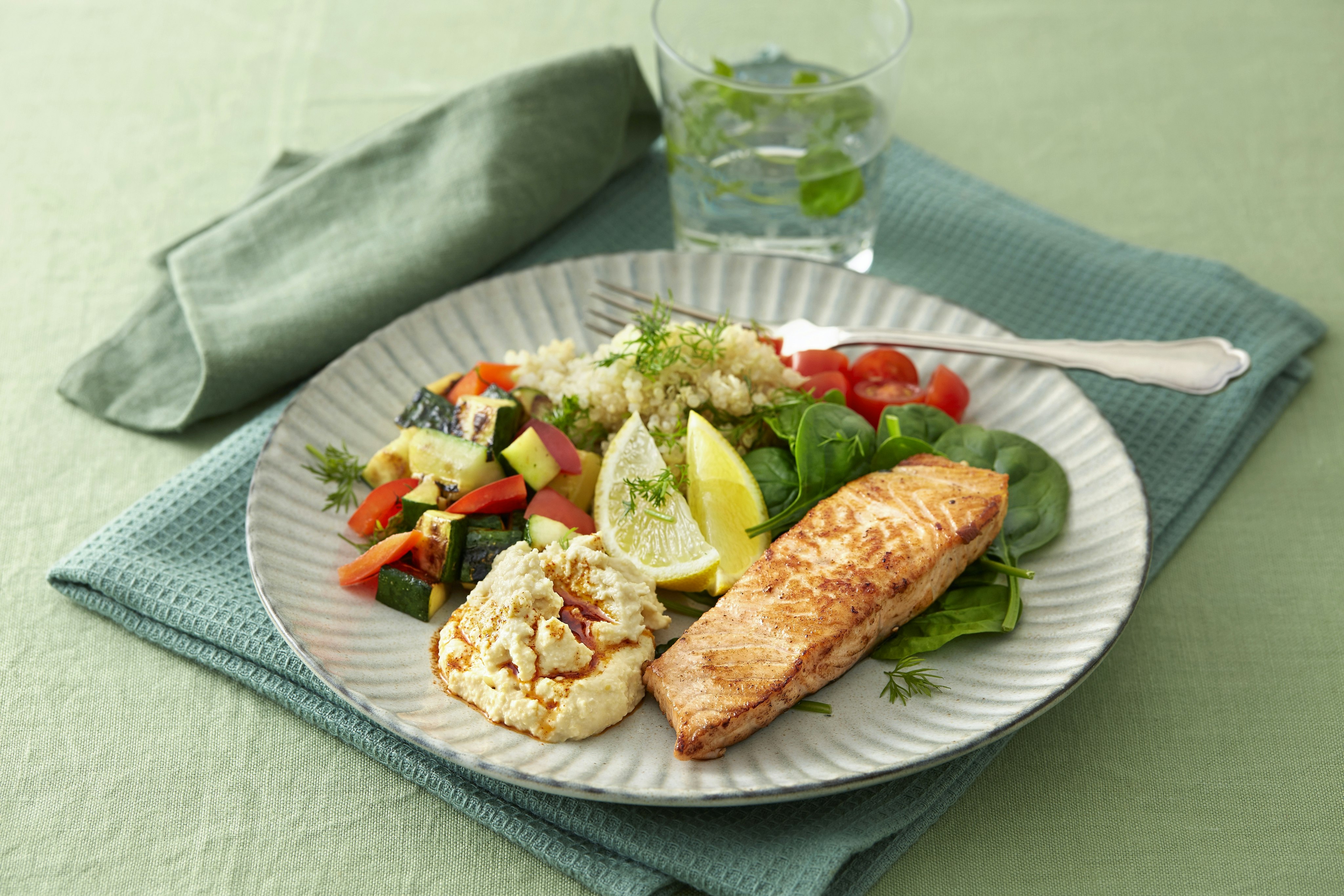 Stekt lax med hummus