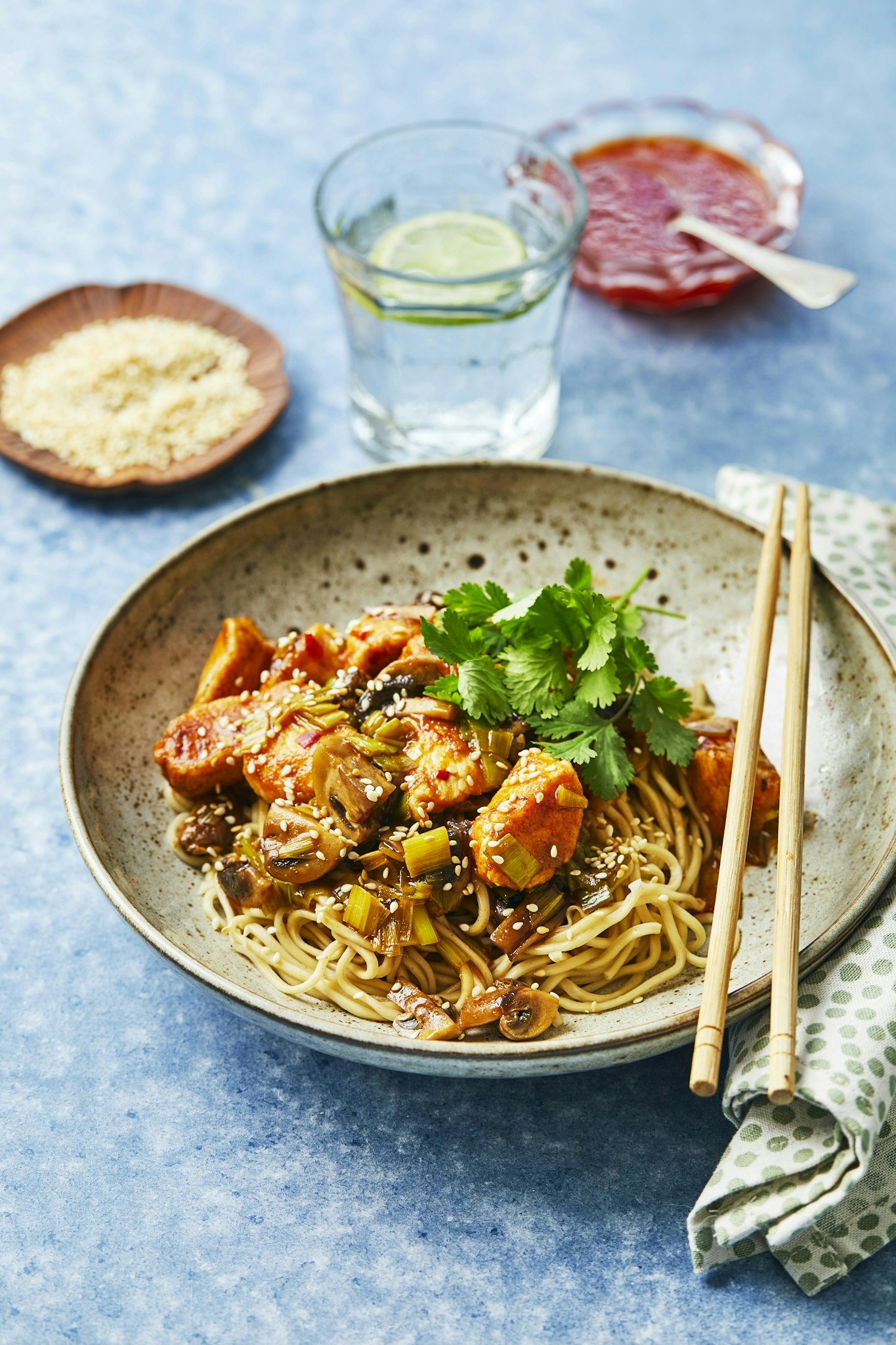 Sweet chilikyckling med purjo och champinjoner