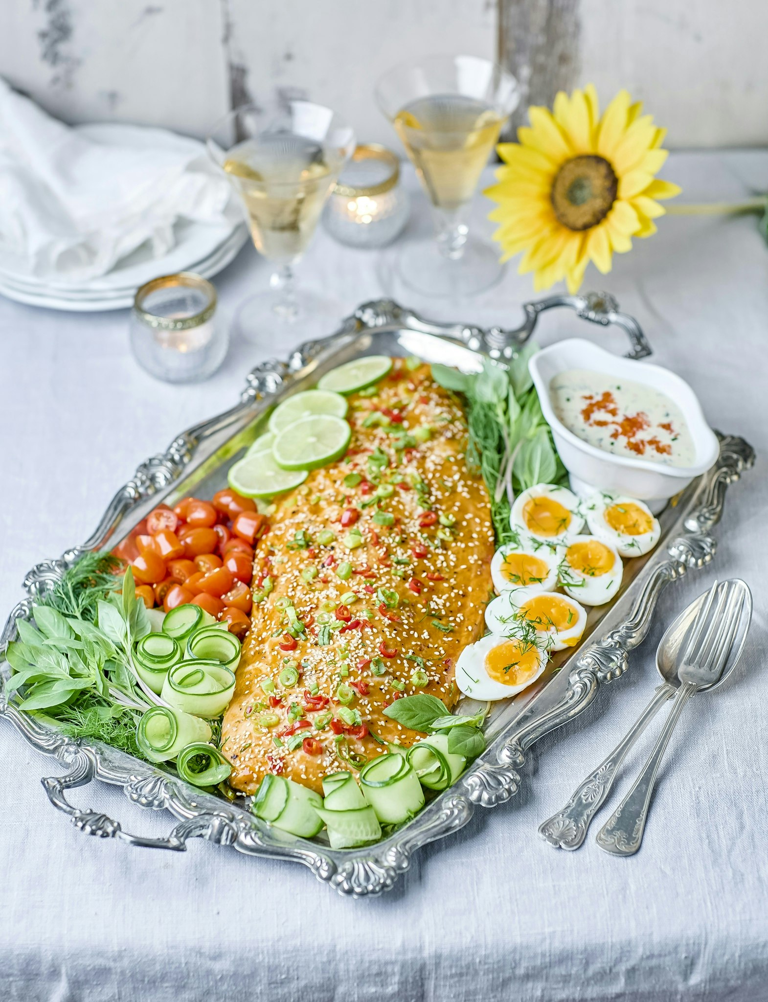 Teriyakiglaserad laxfilé med varm romsås