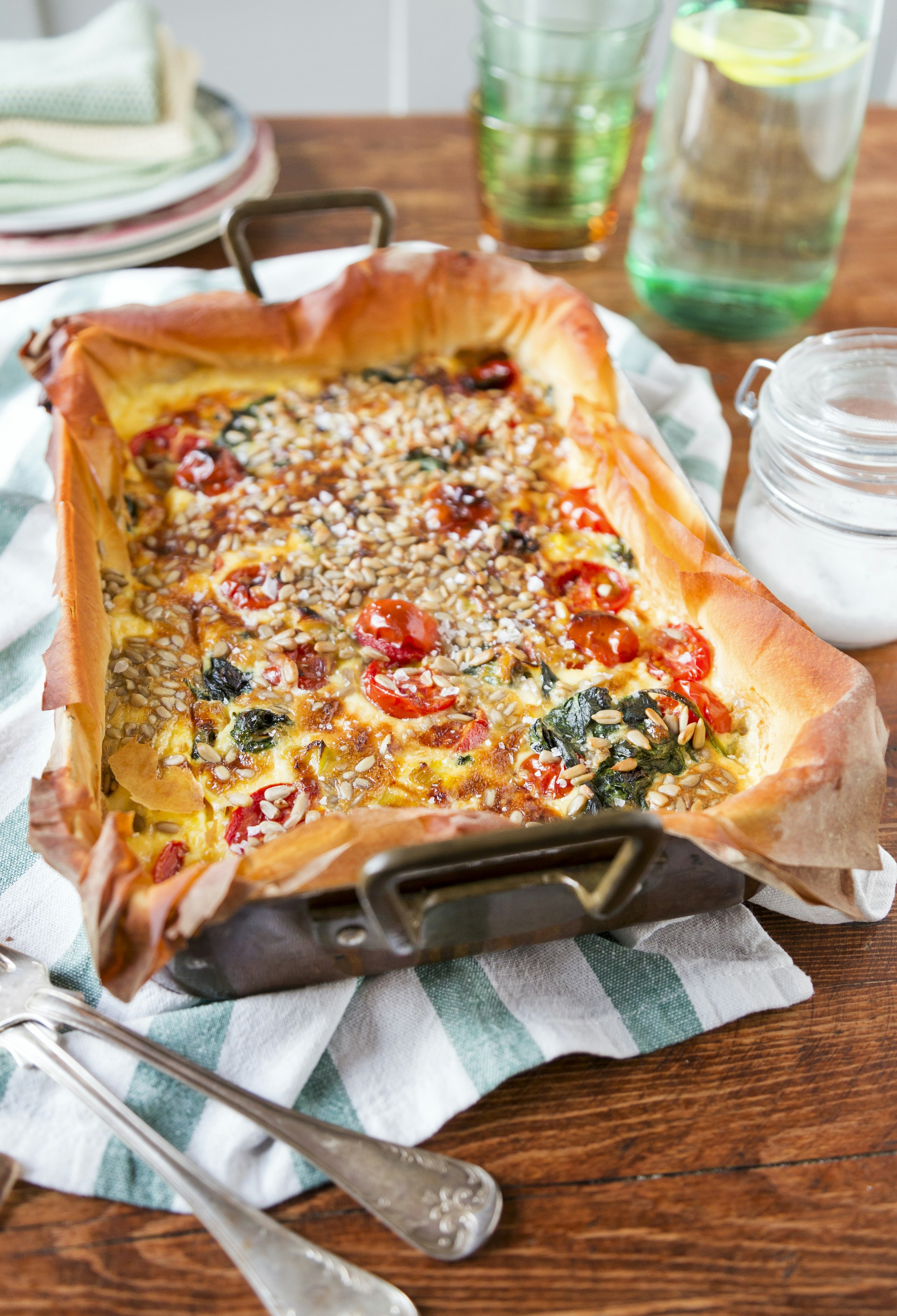 Tomat och parmesanpaj i filodeg