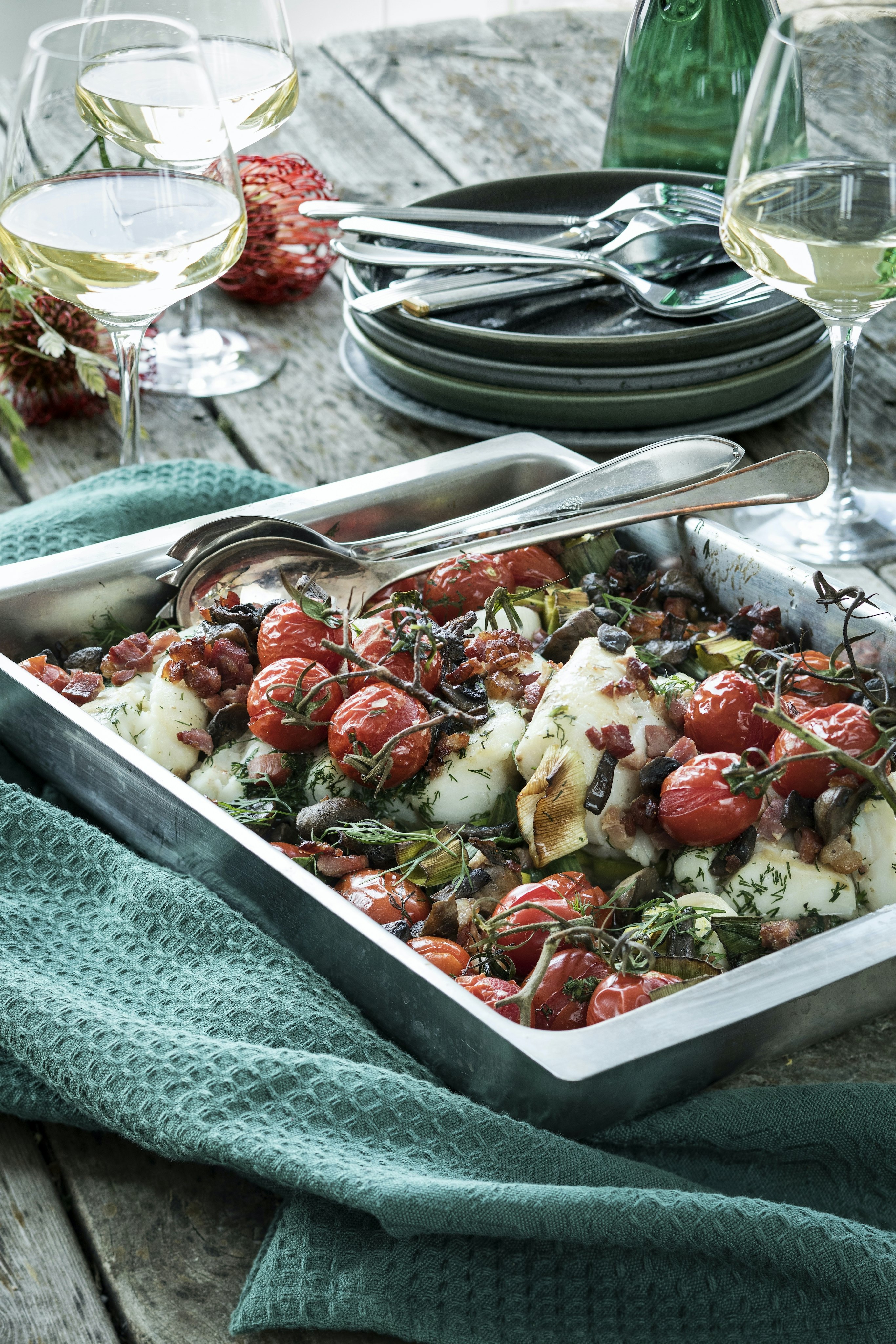 Torskrygg i ugn med bacon, tomat och svamp