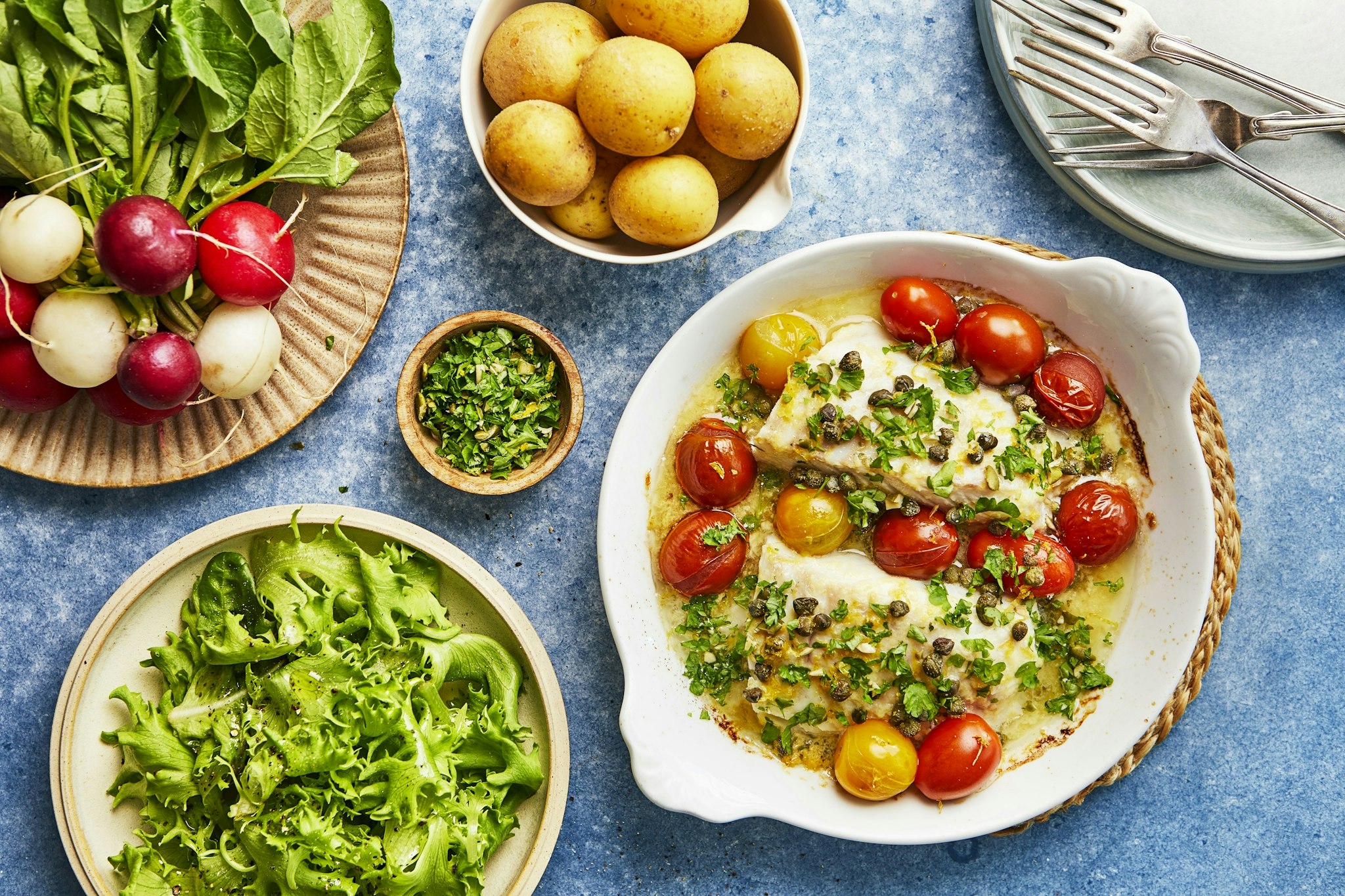 Ugnsbakad fisk med dijonsenap, tomat och kapris