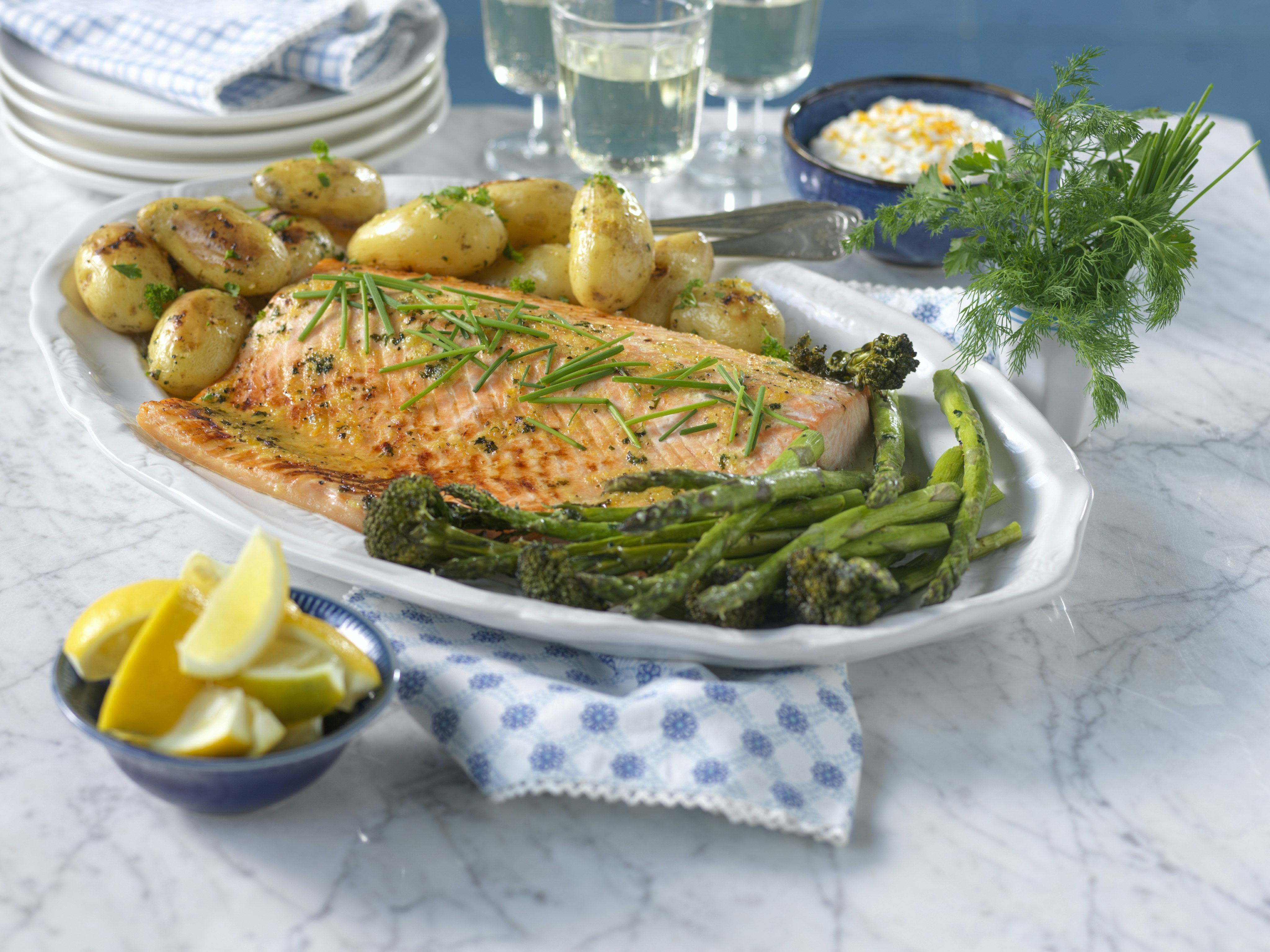 Ugnsbakad lax med grönsaker