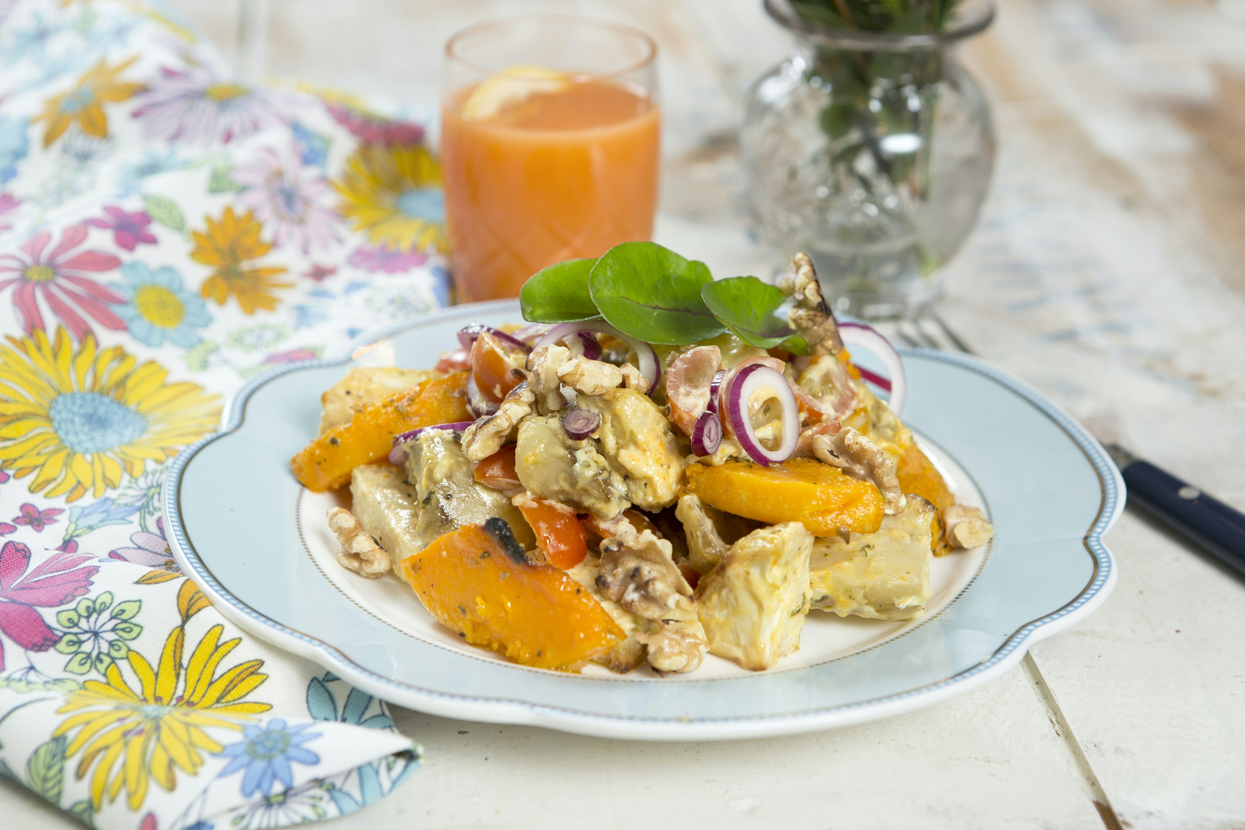 Rostade rotsaker och pumpa med senapssås