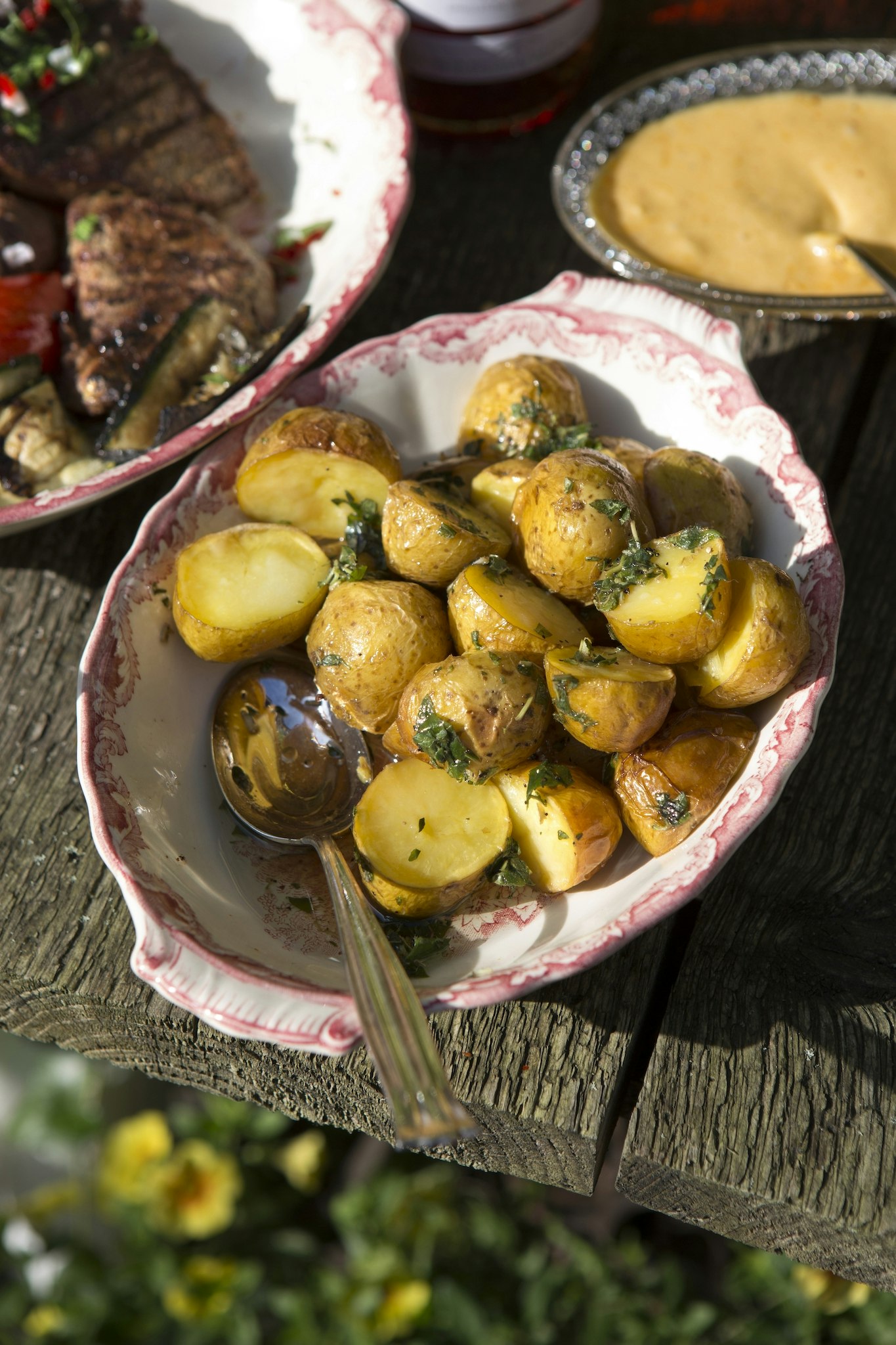 Ugnsrostad potatis med örtdressing