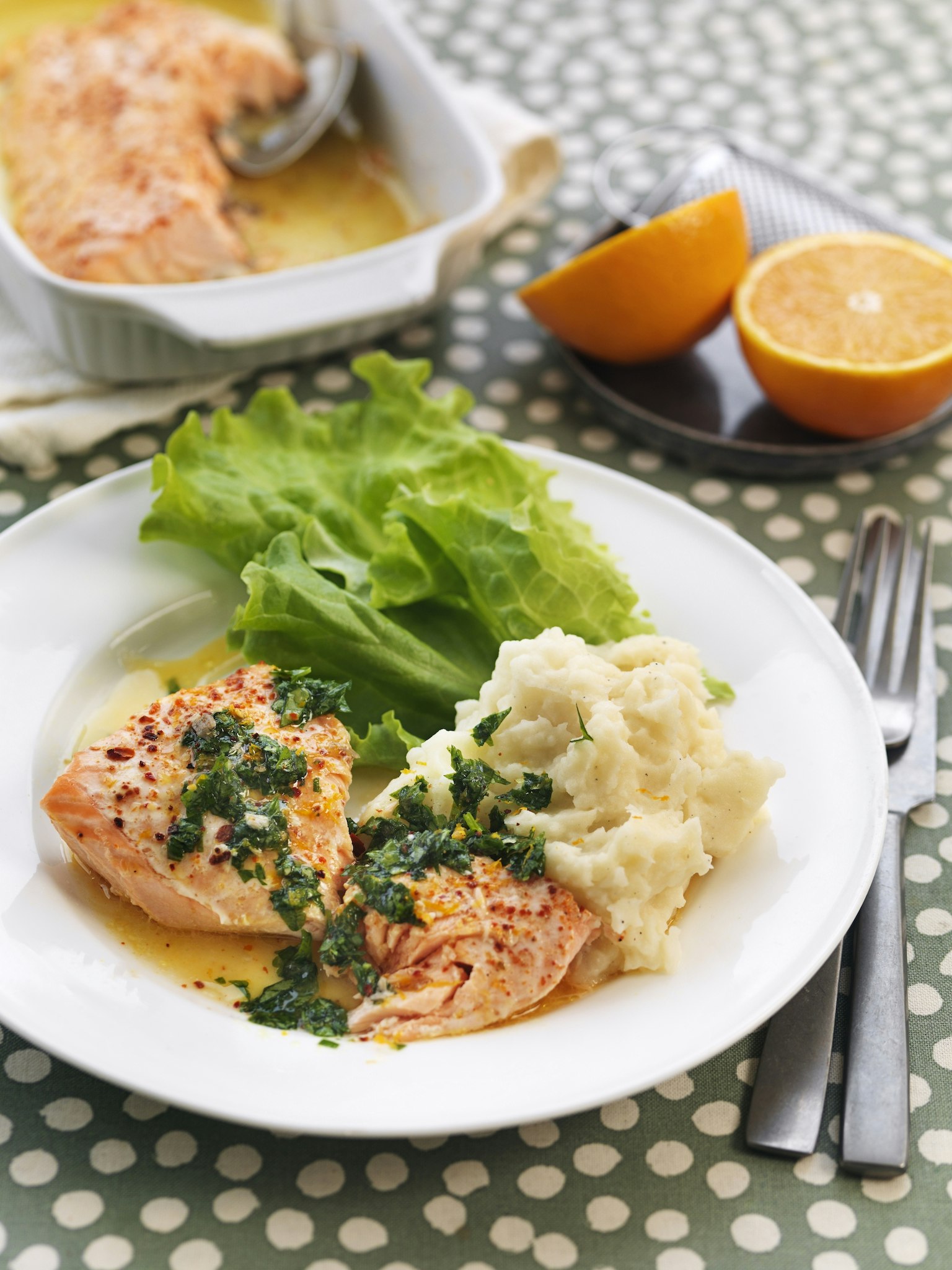 Ugnsstekt laxfilé med apelsingremolata