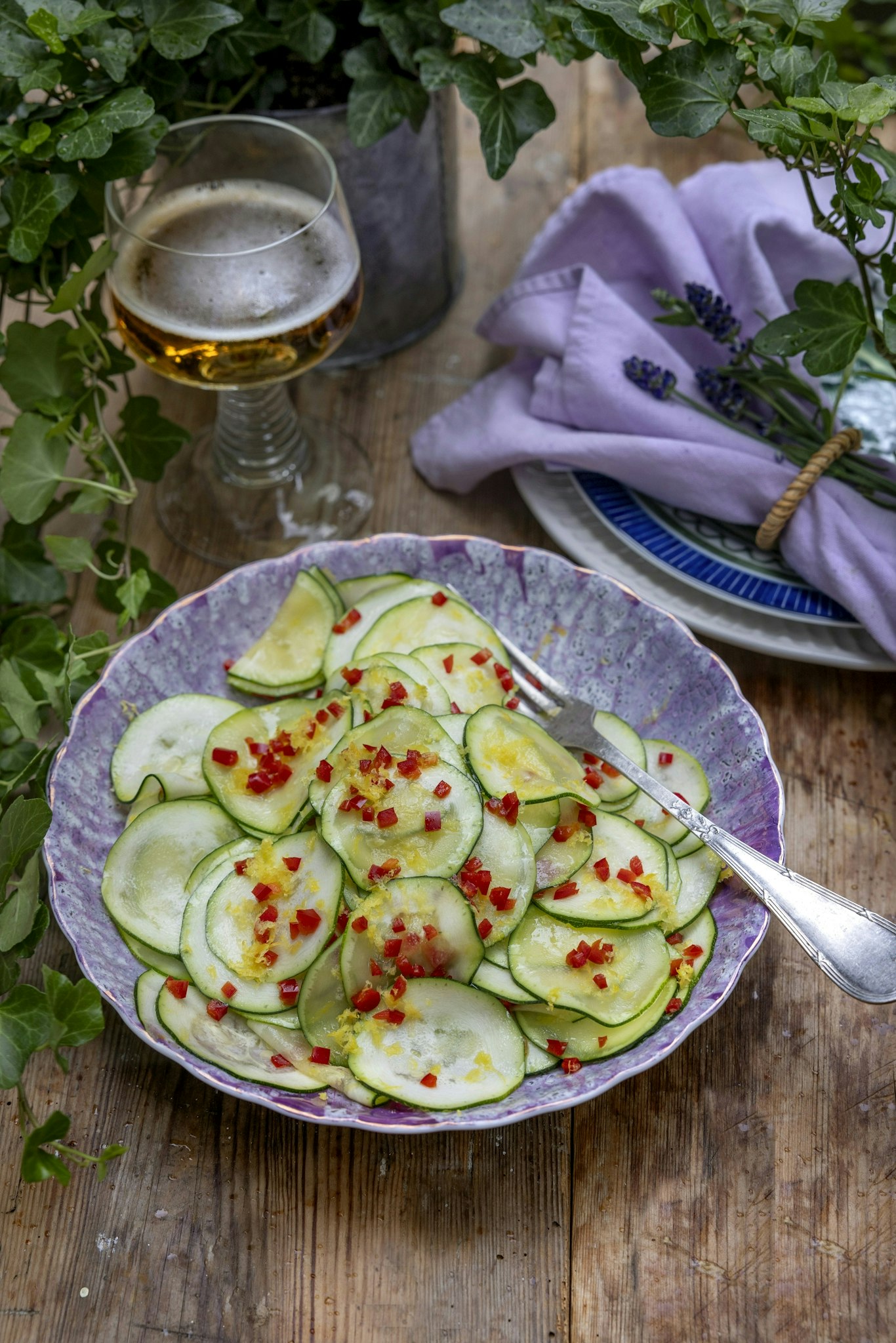 Zucchini marinerad i chili och citron